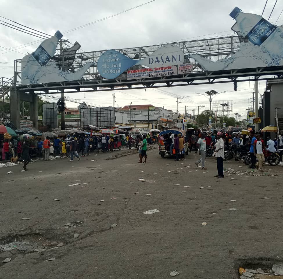 Haiti: Delmas 32 accès bloqué vers Christ-Roi – RADIO ECOUTE FM