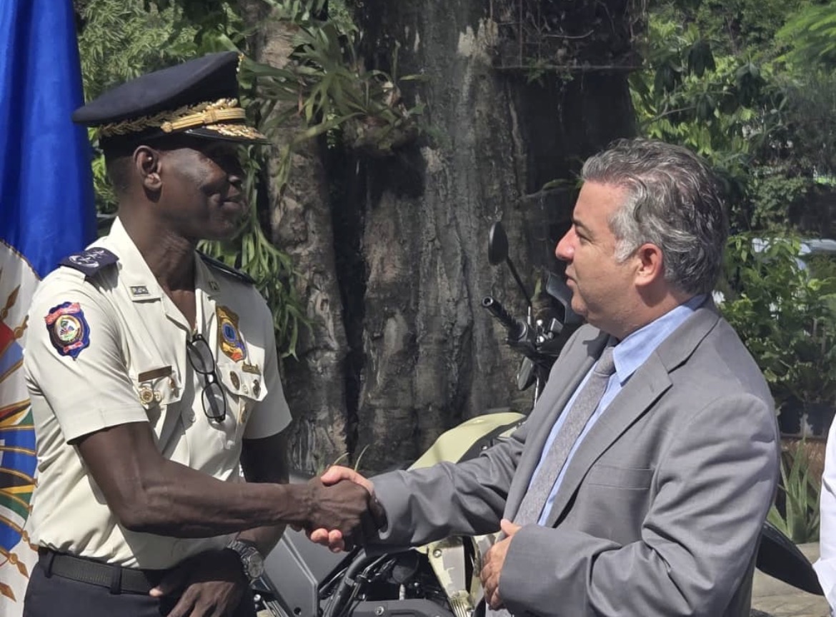 Renforcement des capacités de la Police nationale d’Haïti – RADIO ECOUTE FM